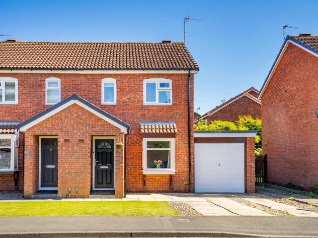 2 bedroom semi detached house for sale