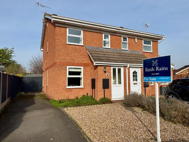 2 bedroom semi detached house for sale