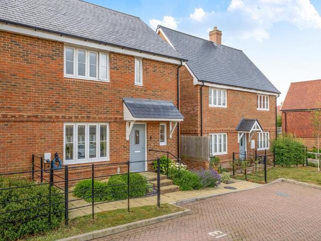 2 bedroom semi detached house for sale