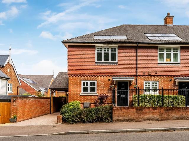 2 bedroom semi detached house for sale