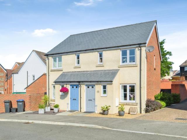 2 bedroom semi detached house for sale