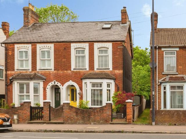 2 bedroom semi detached house for sale