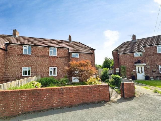 2 bedroom semi detached house for sale