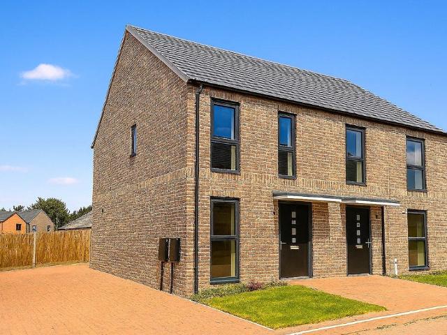 2 bedroom semi detached house for sale