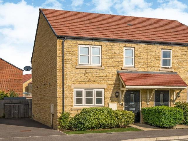 2 bedroom semi detached house for sale