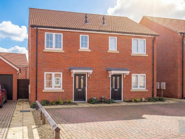 2 bedroom semi detached house for sale