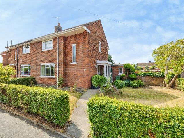 2 bedroom semi detached house for sale
