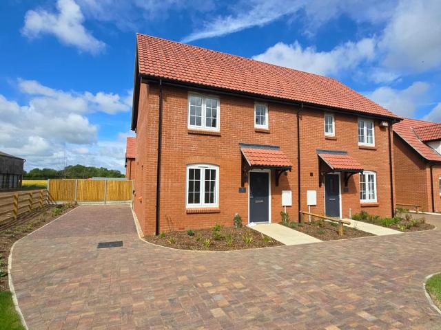 2 bedroom semi detached house for sale