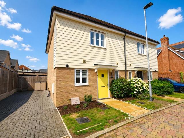 2 bedroom semi detached house for sale