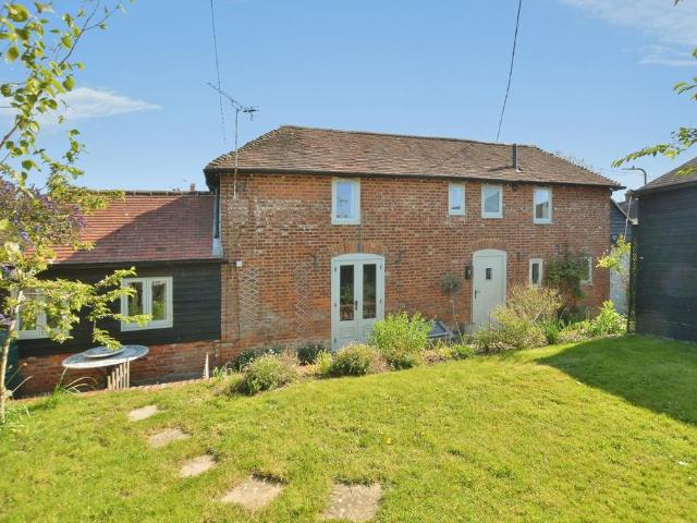 2 bedroom detached house for sale