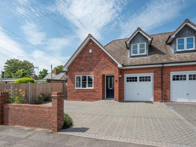 2 bedroom semi detached house for sale