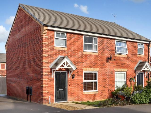 2 bedroom semi detached house for sale