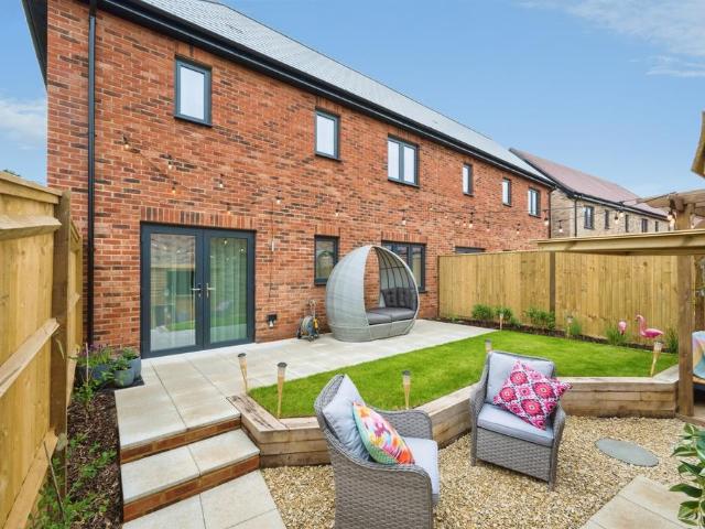2 bedroom semi detached house for sale