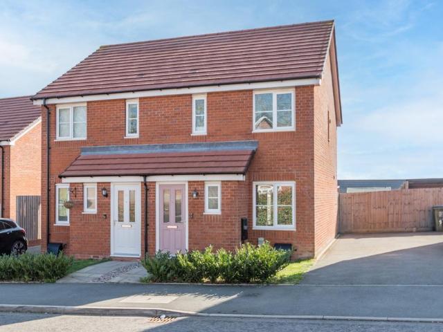 2 bedroom semi detached house for sale