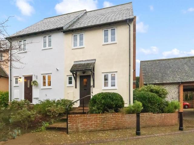 2 bedroom semi detached house for sale