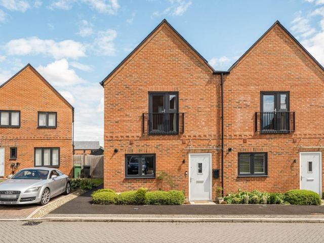 2 bedroom semi detached house for sale