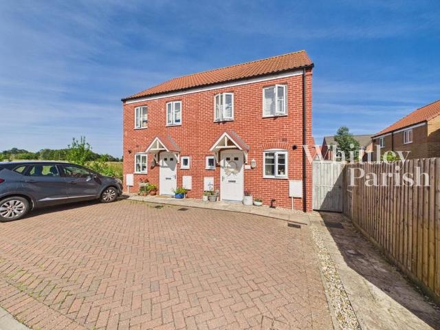 2 bedroom semi detached house for sale