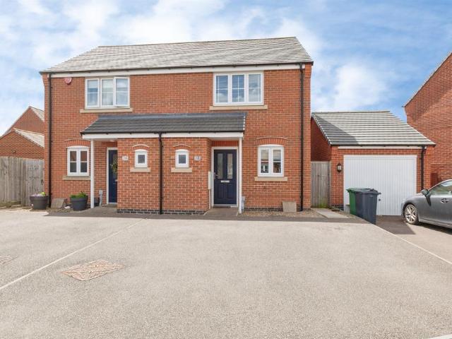 2 bedroom semi detached house for sale
