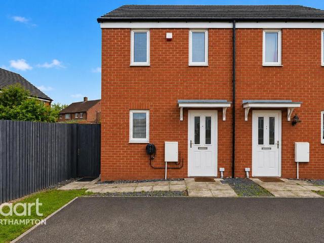 2 bedroom semi detached house for sale