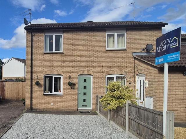 2 bedroom semi detached house for sale