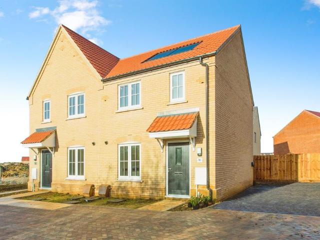 2 bedroom semi detached house for sale