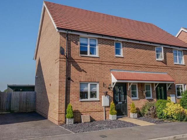 2 bedroom semi detached house for sale