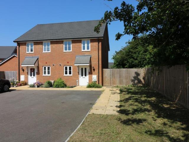 2 bedroom semi detached house for sale