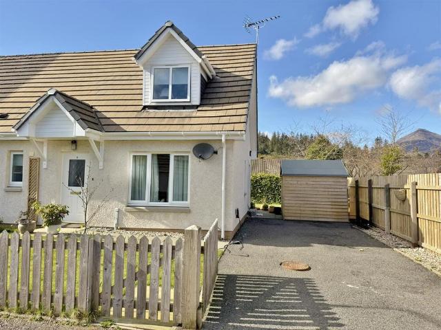 2 bedroom semi detached house for sale