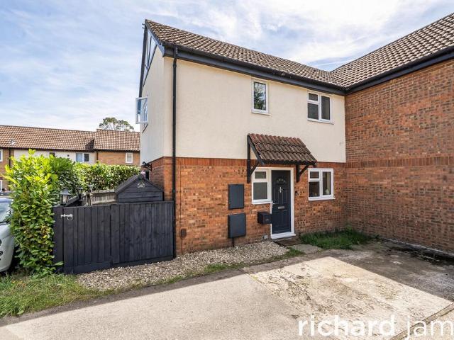 2 bedroom semi detached house for sale