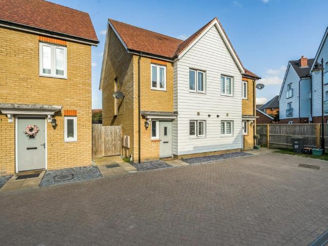 2 bedroom semi detached house for sale