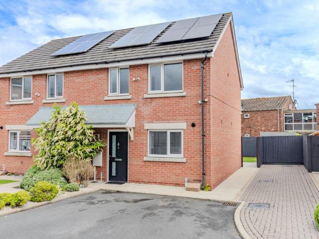 2 bedroom semi detached house for sale
