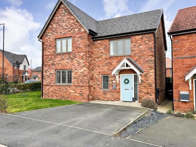 2 bedroom semi detached house for sale