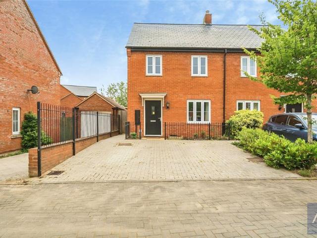 2 bedroom semi detached house for sale