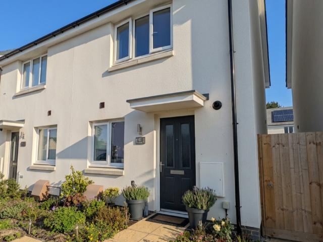 2 bedroom semi detached house for sale