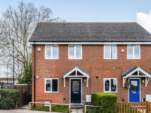 2 bedroom semi detached house for sale