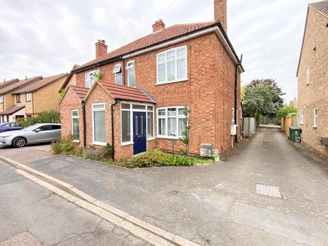 2 bedroom semi detached house for sale