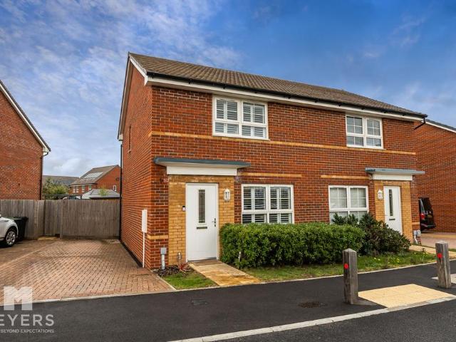 2 bedroom semi detached house for sale