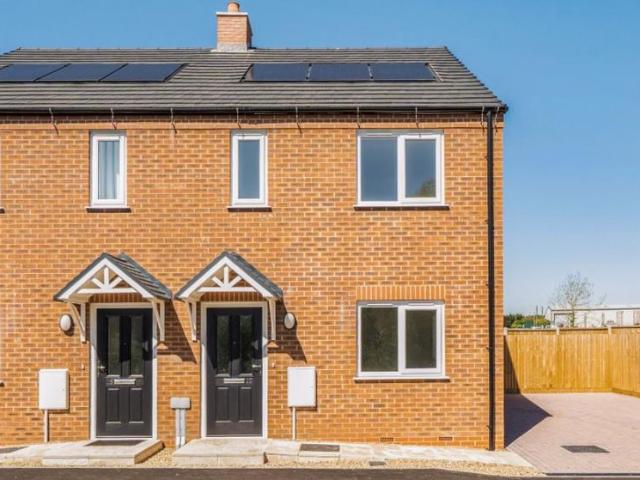 2 bedroom semi detached house for sale