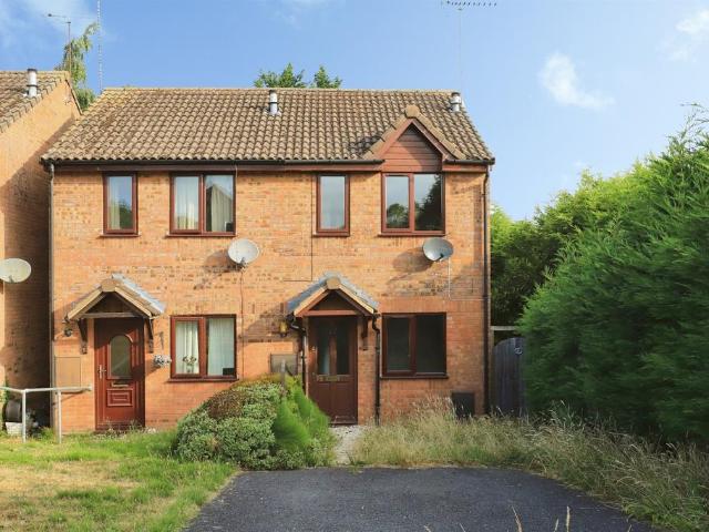2 bedroom semi detached house for sale