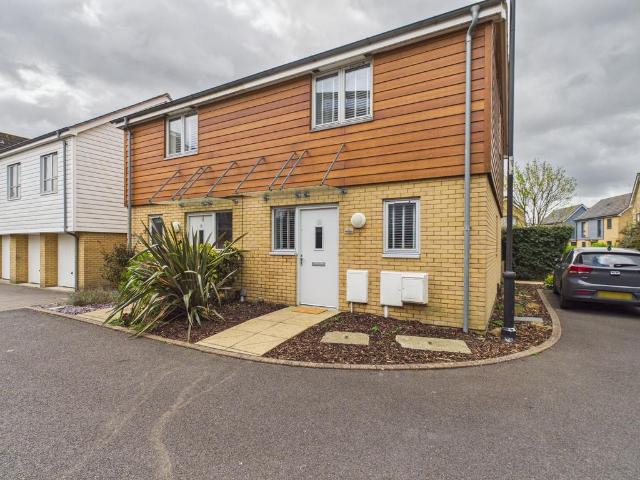 2 bedroom semi detached house for sale