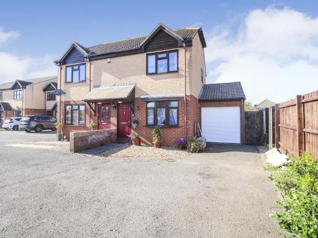 2 bedroom semi detached house for sale