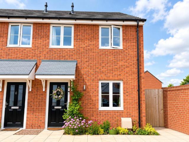 2 bedroom semi detached house for sale