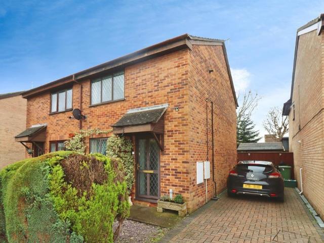 2 bedroom semi detached house for sale
