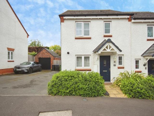 2 bedroom semi detached house for sale