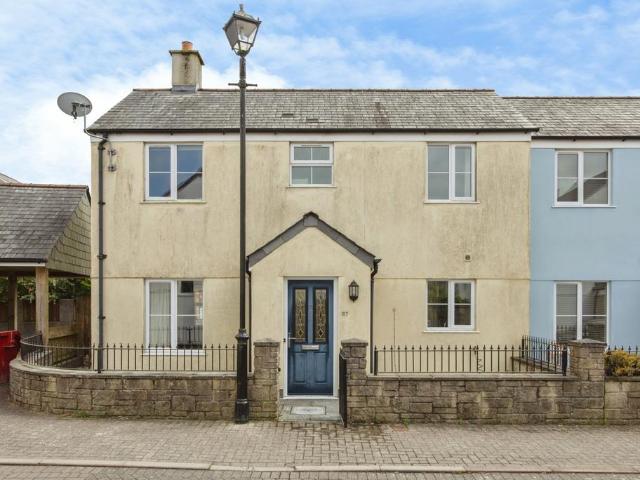 2 bedroom semi detached house for sale