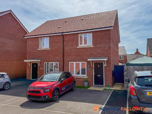 2 bedroom semi detached house for sale