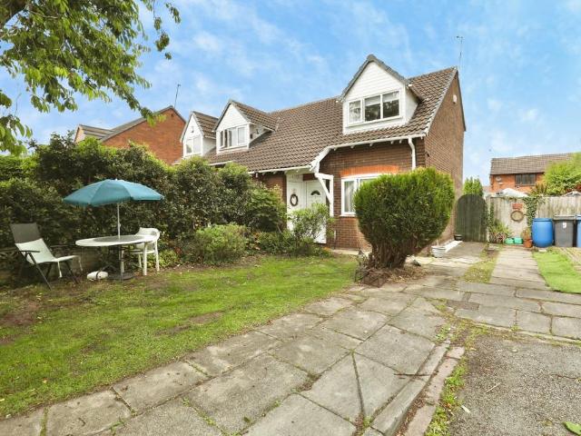 2 bedroom semi detached house for sale