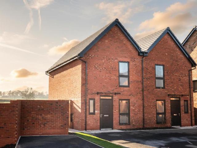 2 bedroom semi detached house for sale