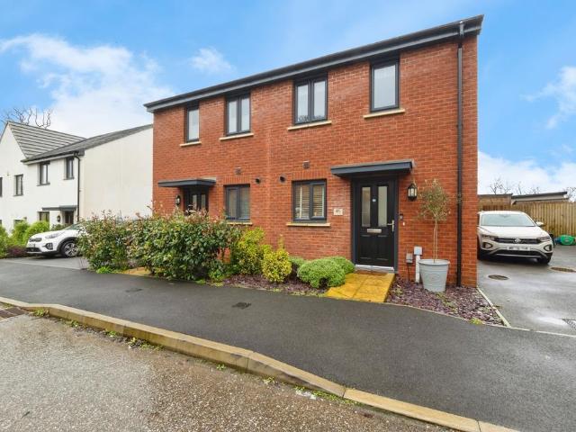 2 bedroom semi detached house for sale