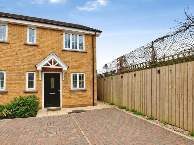 2 bedroom semi detached house for sale